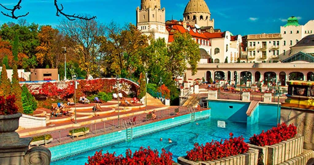 Best Swimming Pools in Budapest - great places to cool down